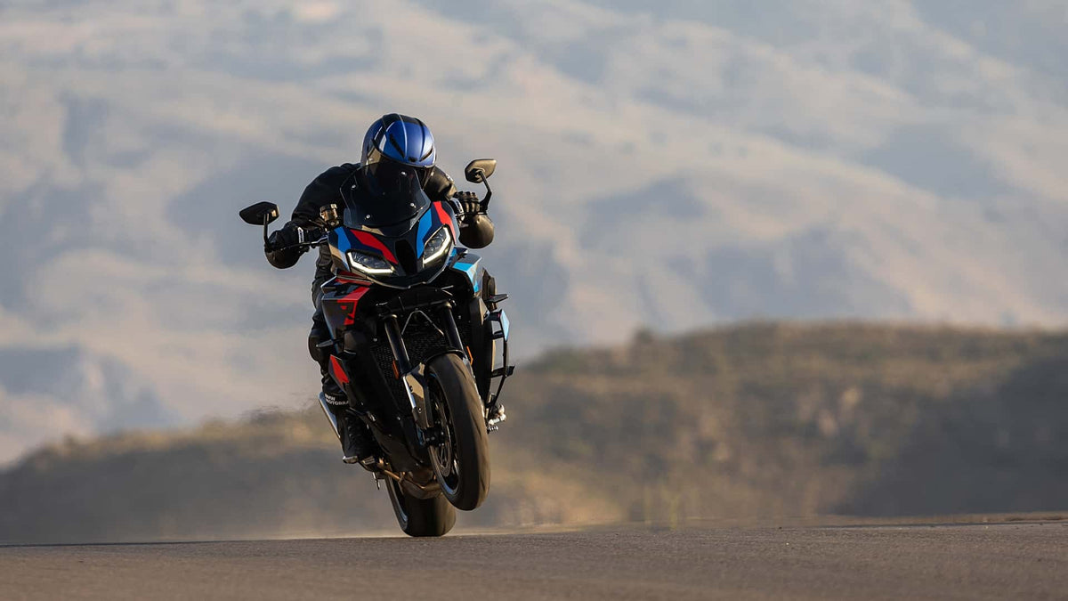 BMW M1000XR (2024) Review: The Ultimate High-Performance Adventure Cro – 2Wheels Hero